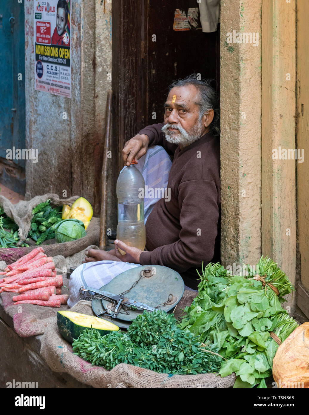 Banaras market hi-res stock photography and images - Alamy