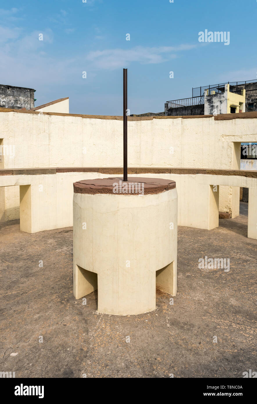 Digansa Yantra instrument at Jantar Mantar - Man Singh Observatory ...