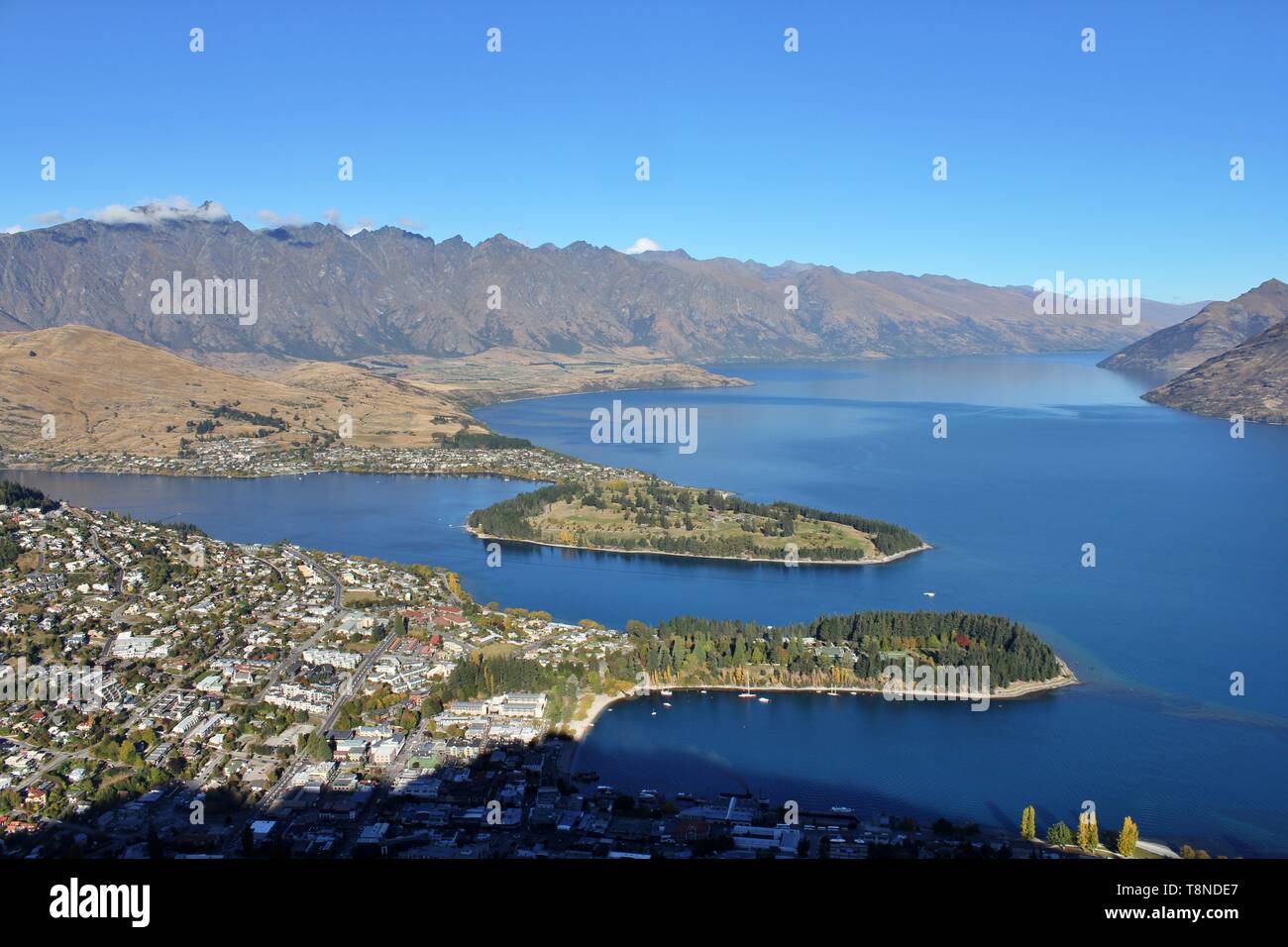 Skyline queenstown hi-res stock photography and images - Alamy