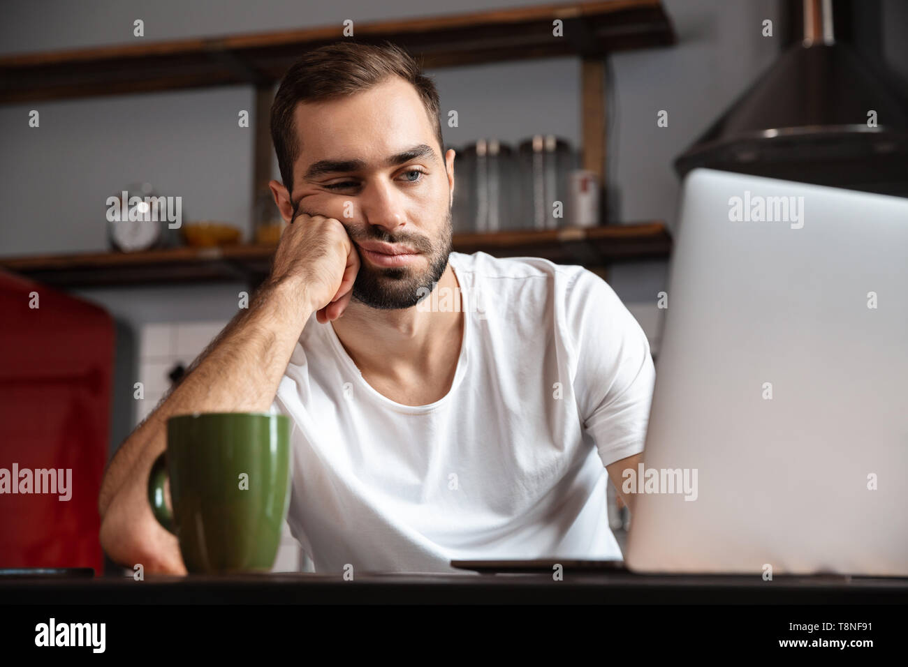 Kitchen office bad hi-res stock photography and images - Alamy