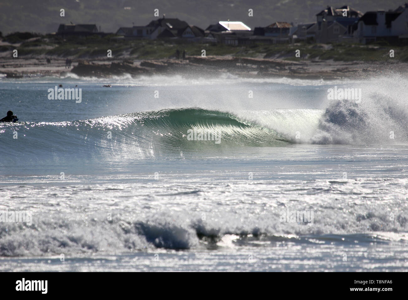 Perfect wave hi-res stock photography and images - Alamy