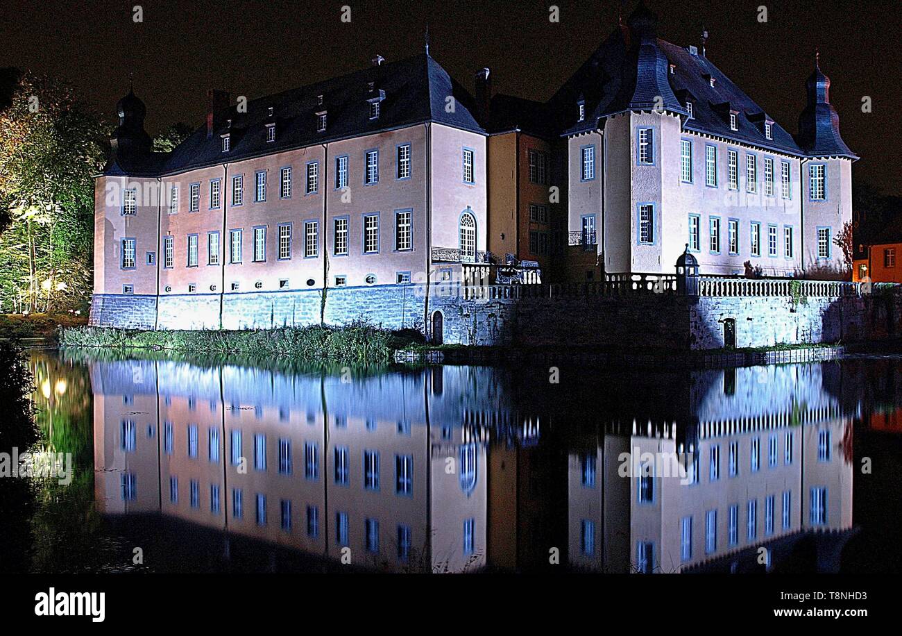 German castle Schloss Dyck at night Stock Photo - Alamy