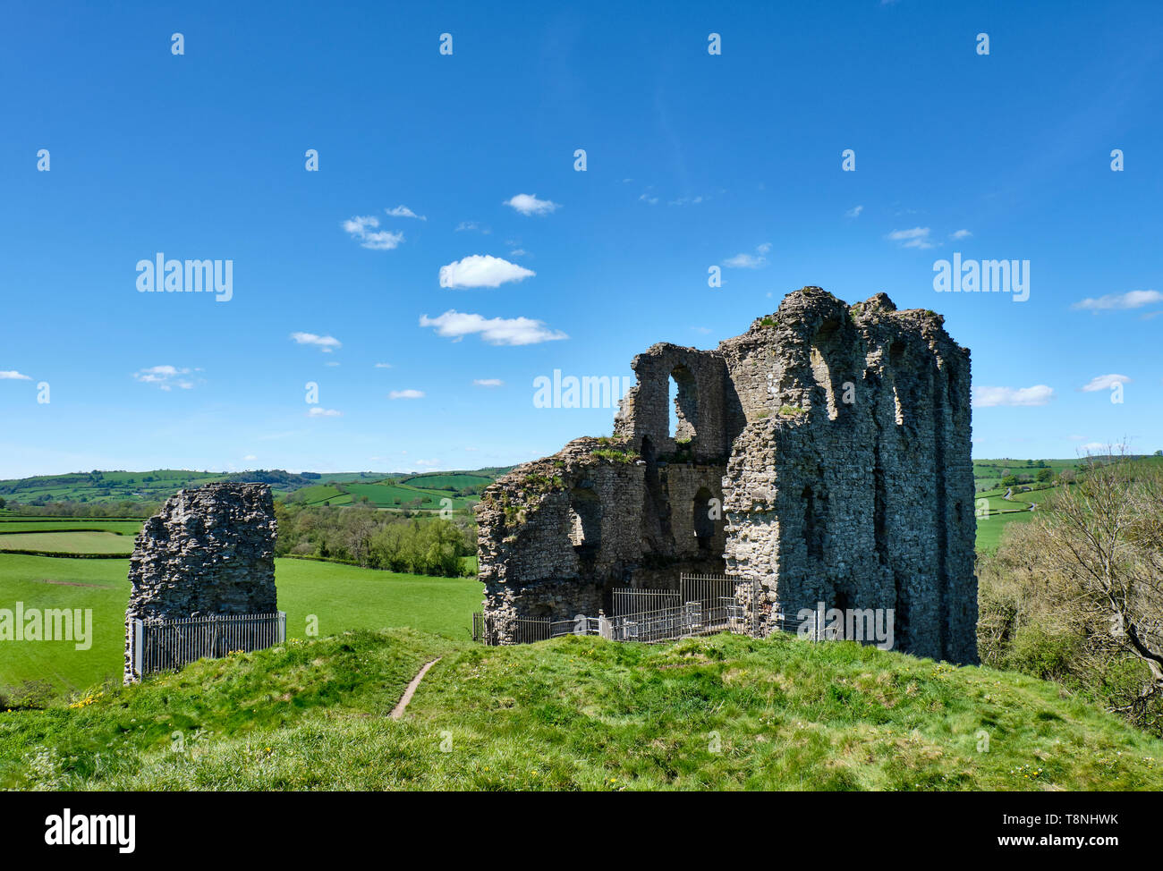 Clun castle hi-res stock photography and images - Alamy