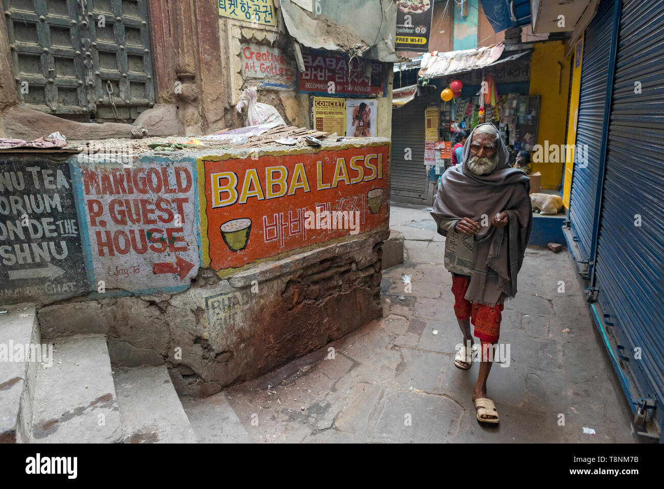 Banaras lane hi-res stock photography and images - Alamy