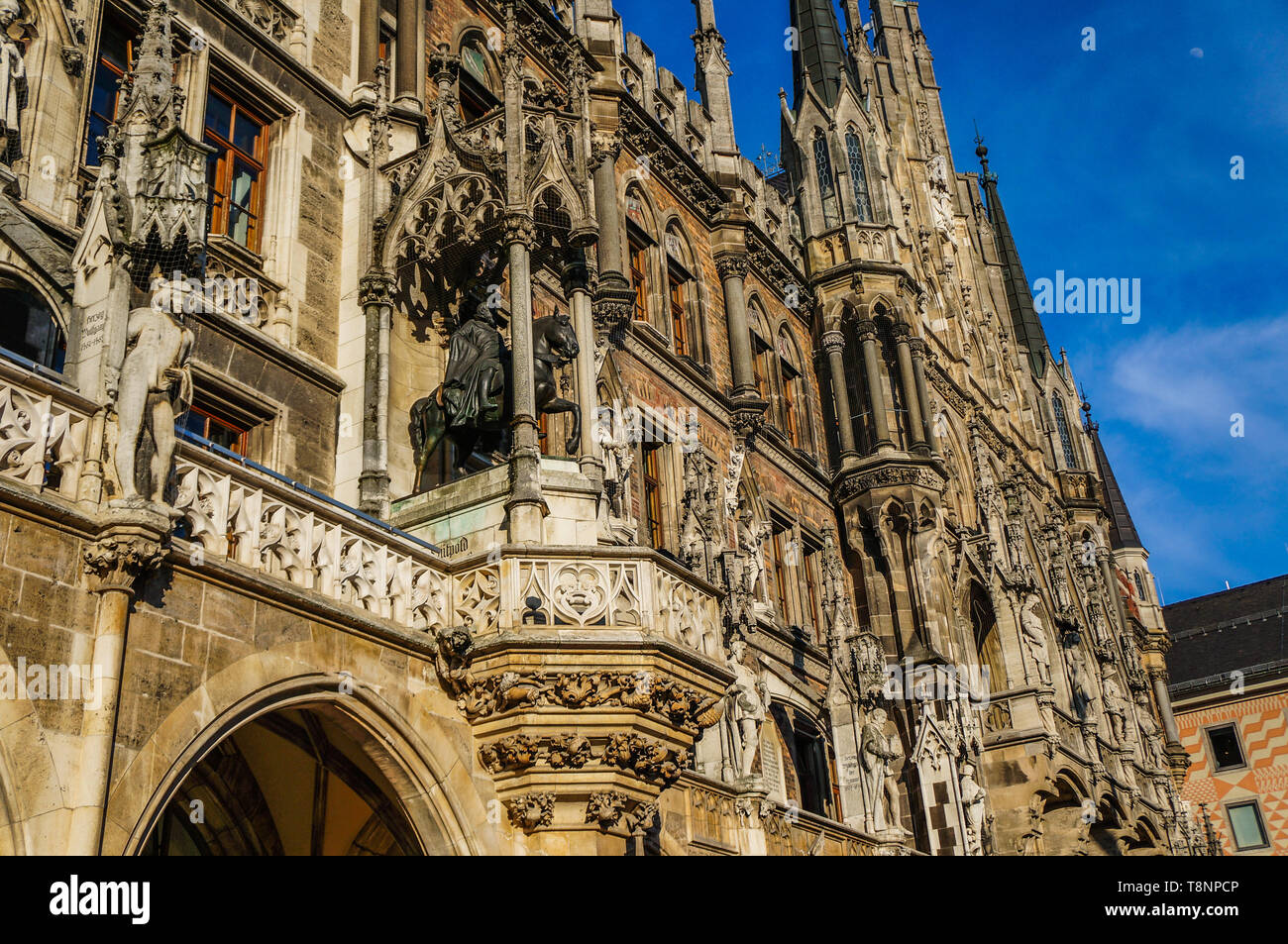 The Neue Rathaus - New Town Hall in Marienplatz square Stock Photo - Alamy