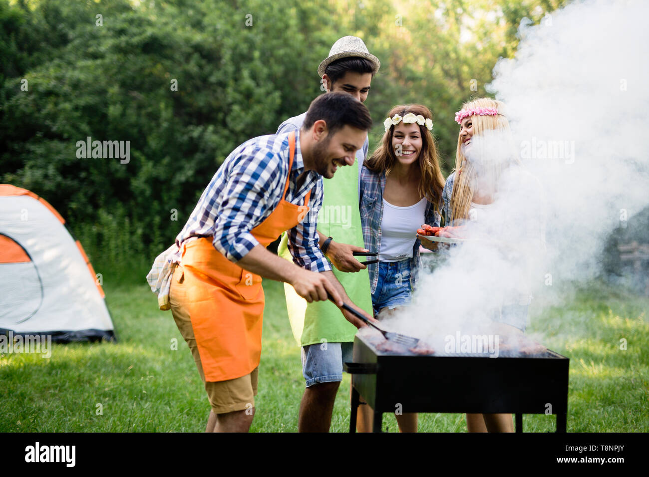Barbecue park friends hi-res stock photography and images - Alamy
