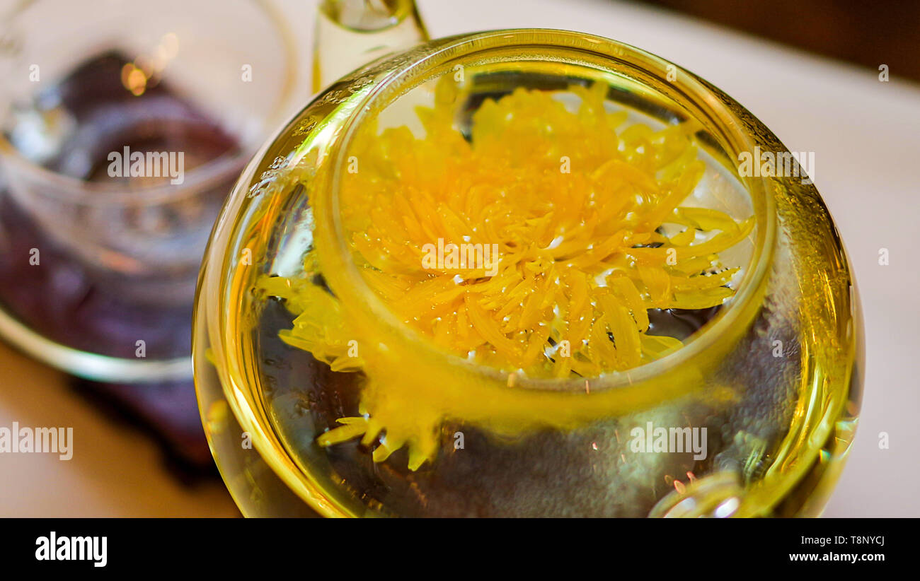 The red panda restaurant hi-res stock photography and images - Alamy