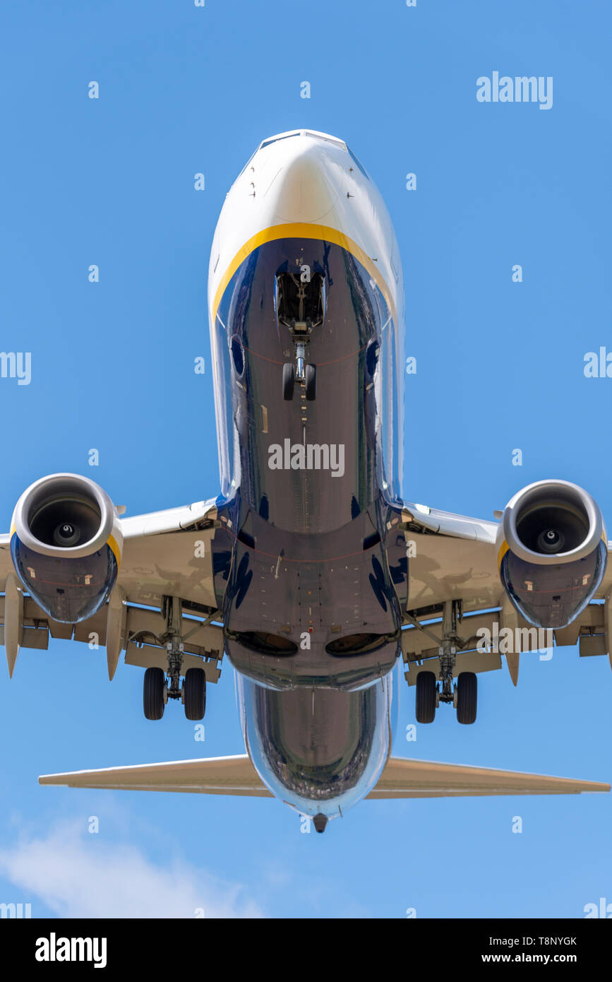 Ryanair Airplane Stock Photos & Ryanair Airplane Stock Images - Alamy