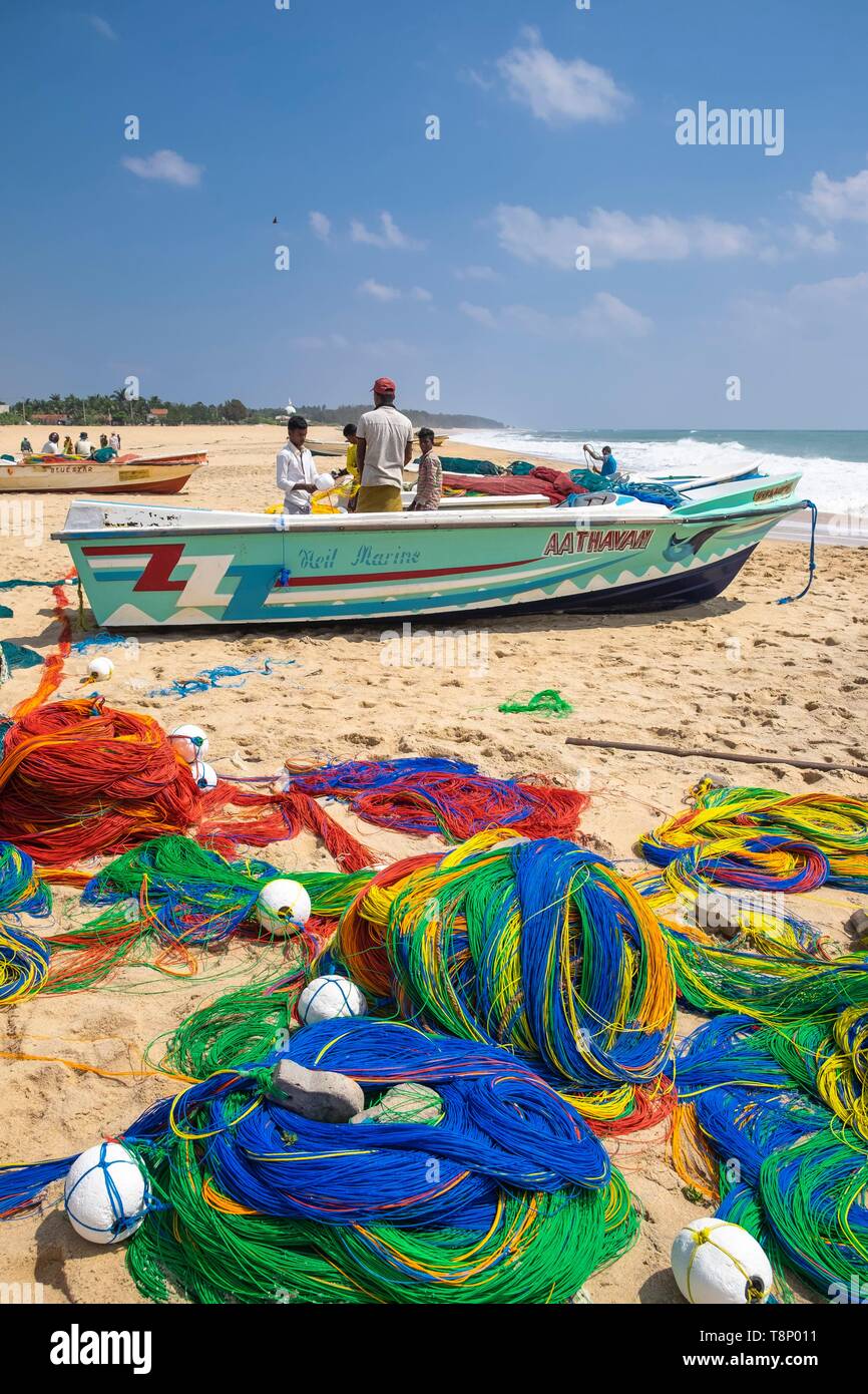 Sri Lanka, Eastern province, Pottuvil, Arugam bay, back from fishing on ...