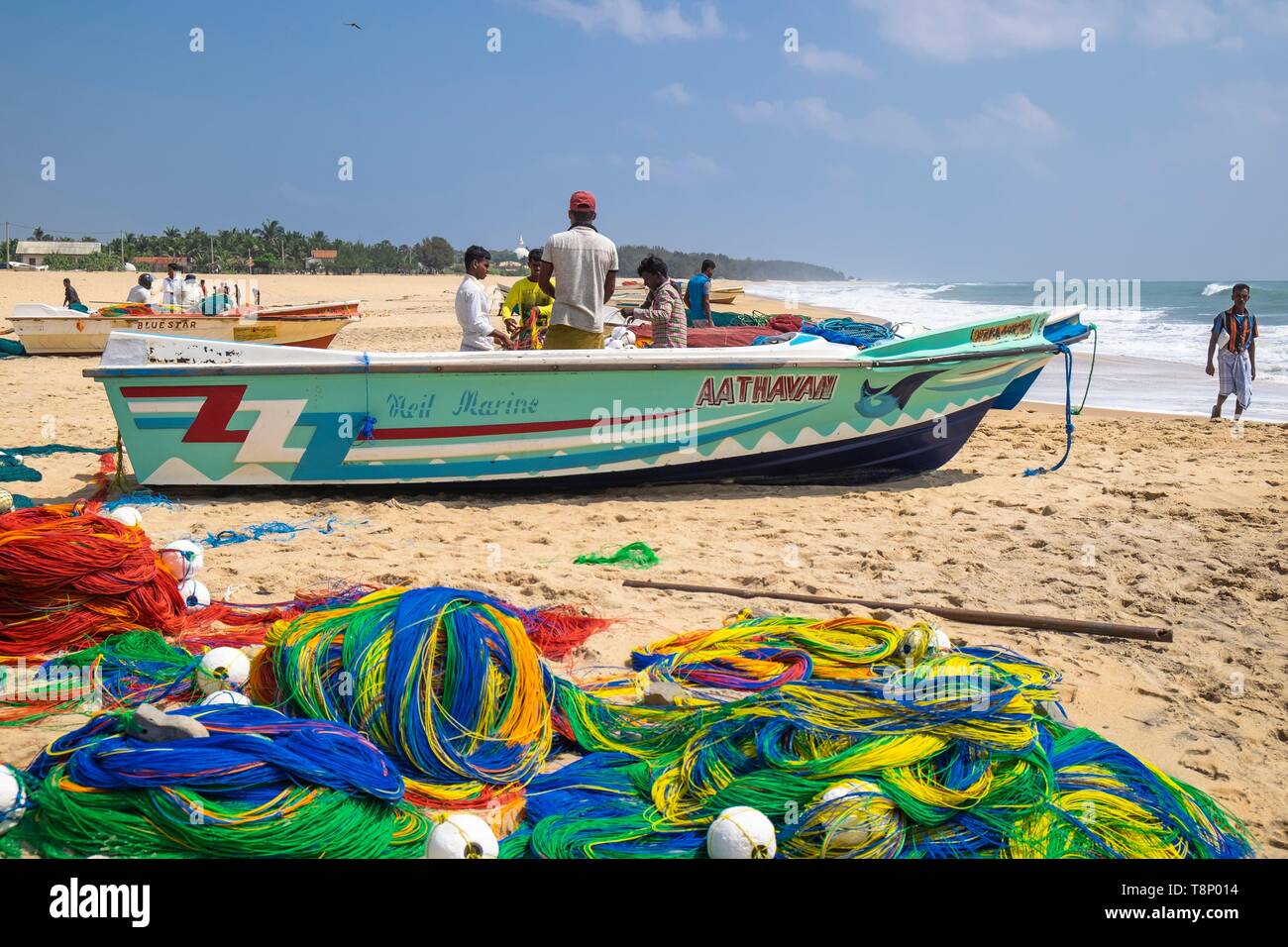 Sri Lanka, Eastern province, Pottuvil, Arugam bay, back from fishing on ...
