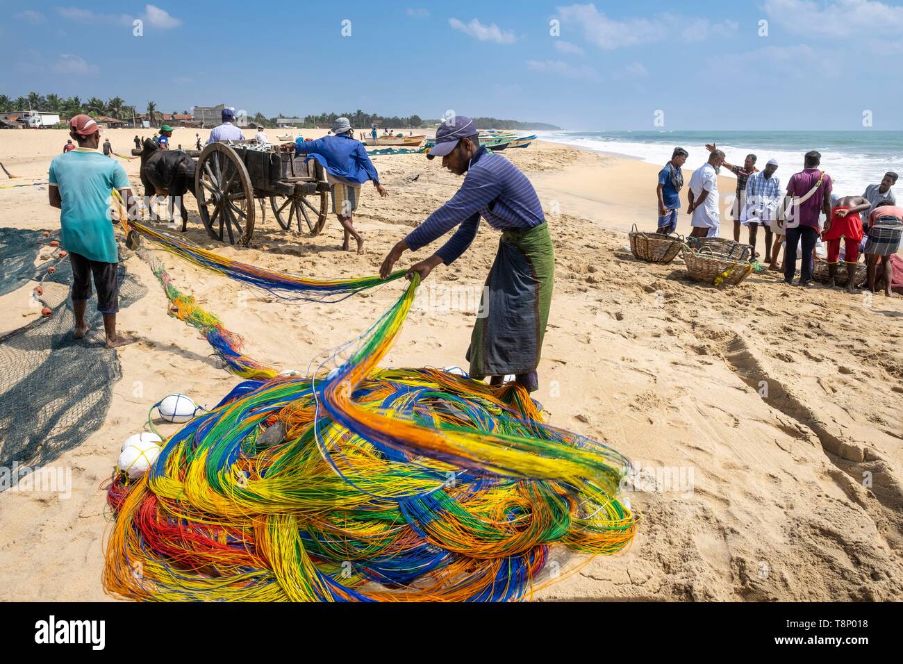 Sri Lanka, Eastern province, Pottuvil, Arugam bay, back from fishing on ...