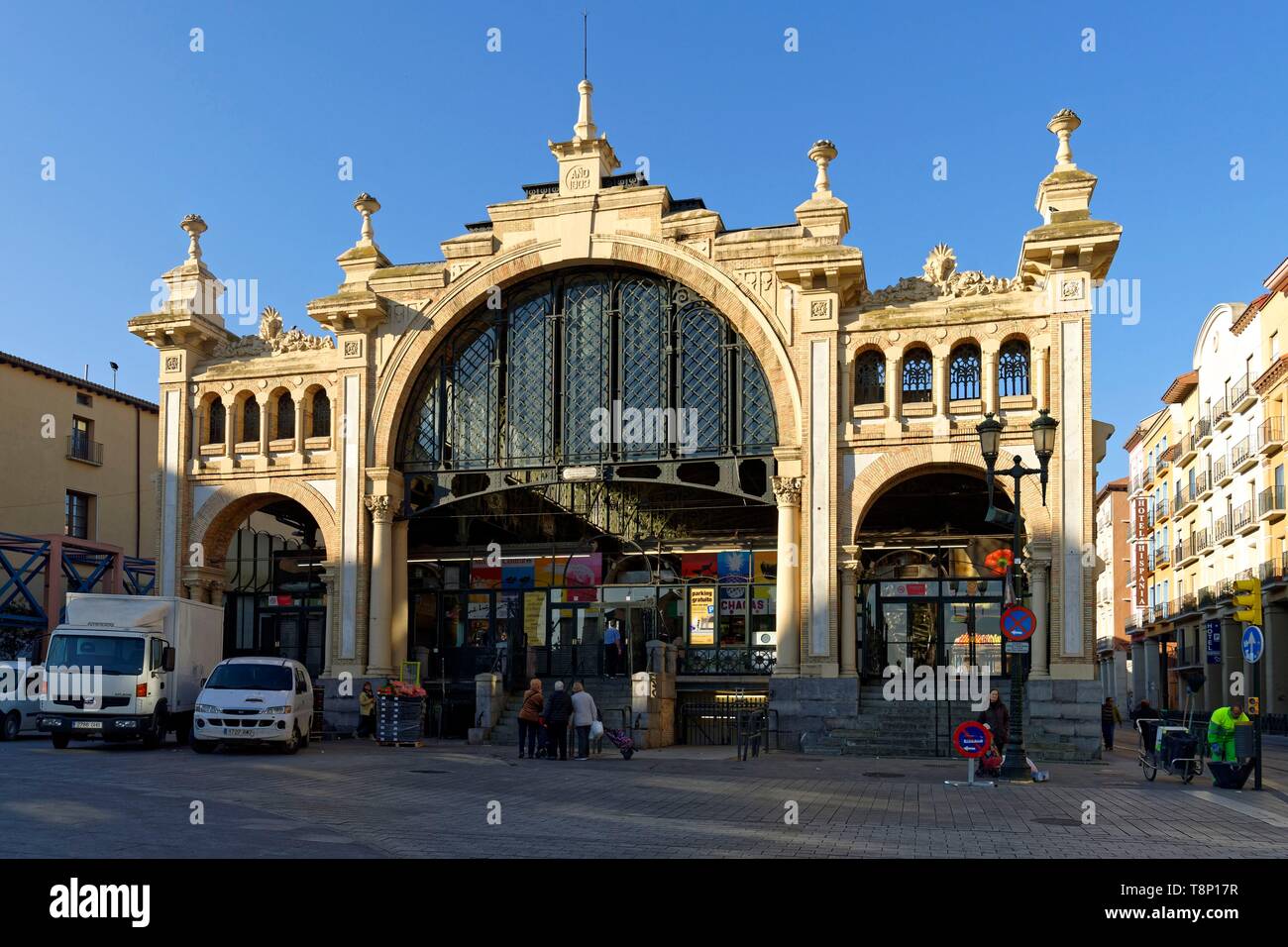 Archway market square hi-res stock photography and images - Alamy