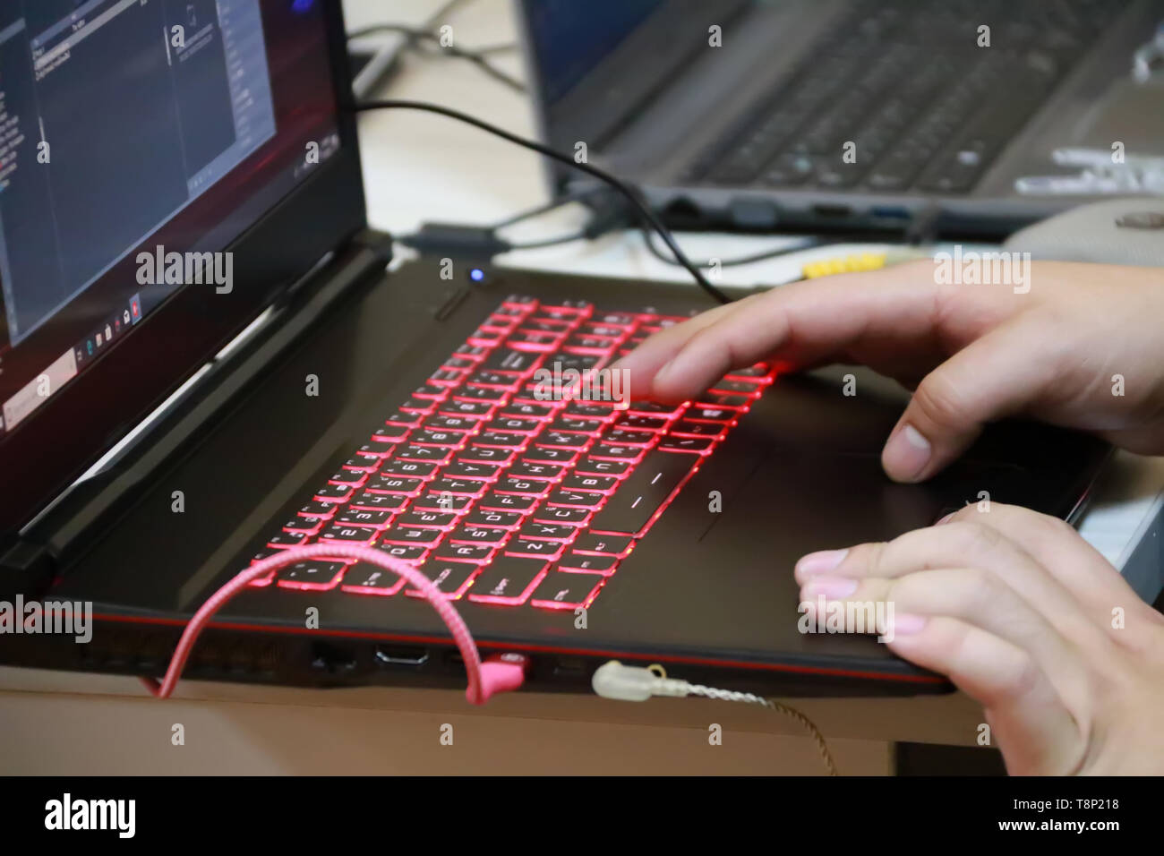 Close up businesswoman hand typing hi-res stock photography and images ...