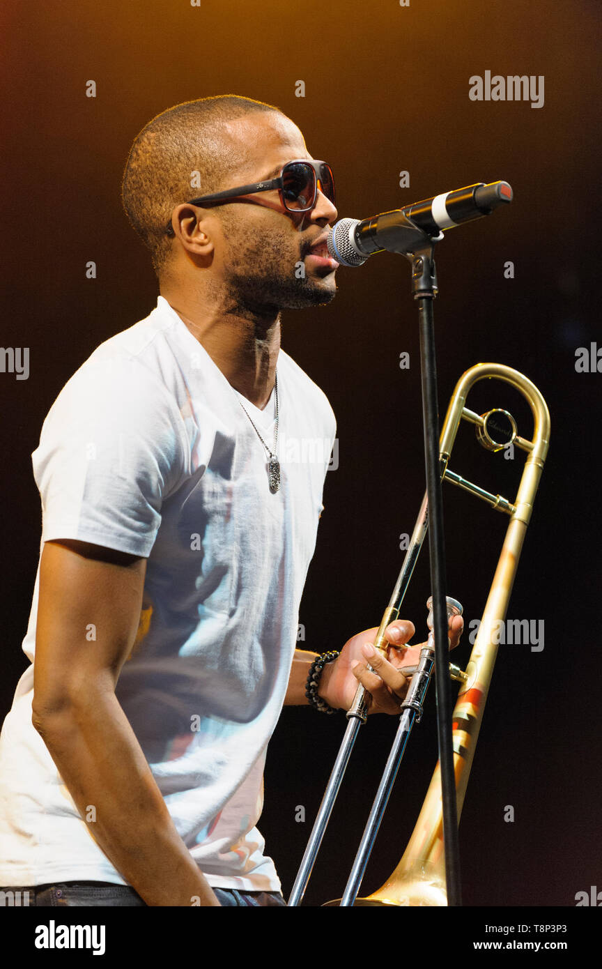 Charlton avenue hi-res stock photography and images - Alamy