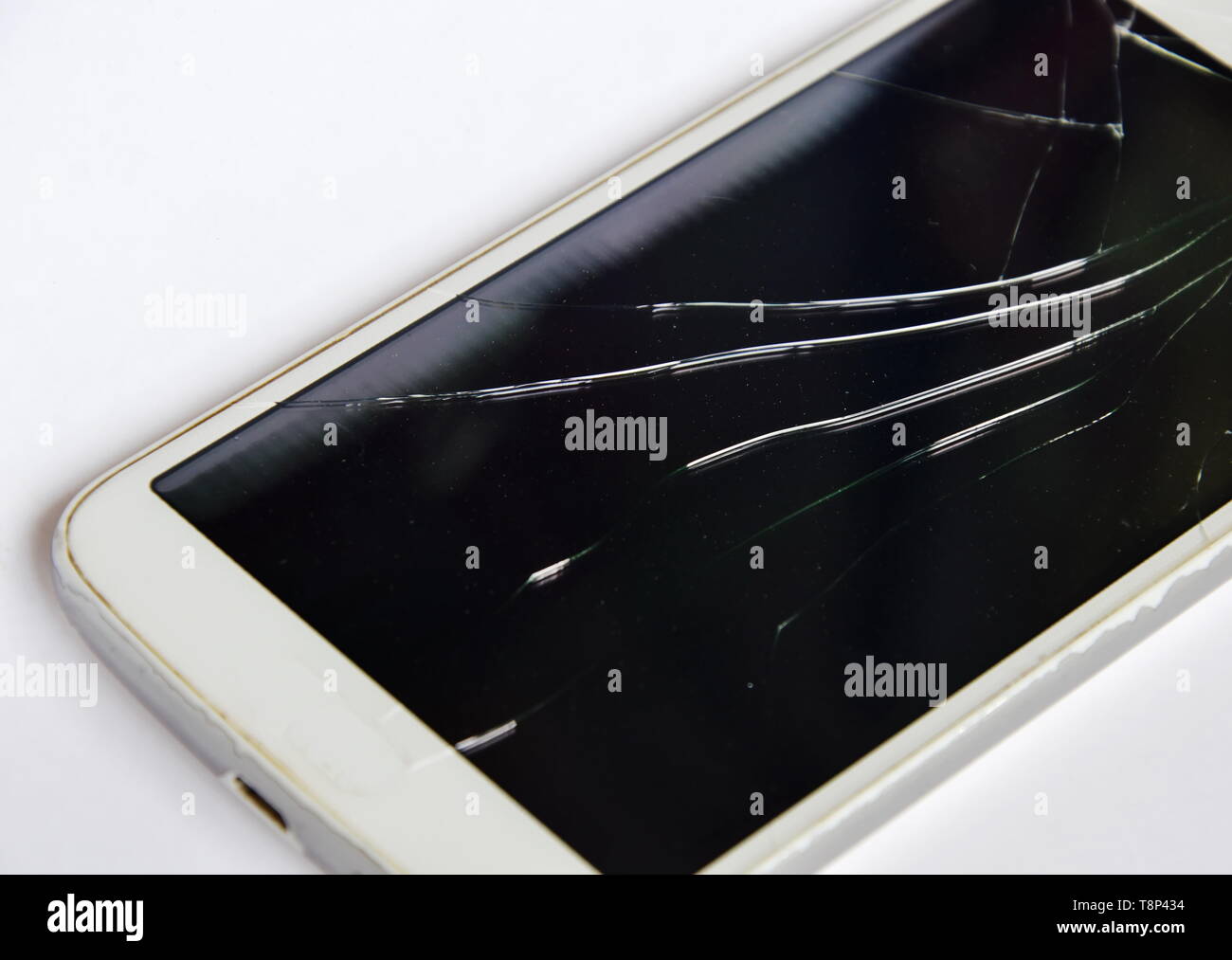 broken touch screen of white smart phone Stock Photo - Alamy broken touch screen of white smart phone Stock Photo - Alamy