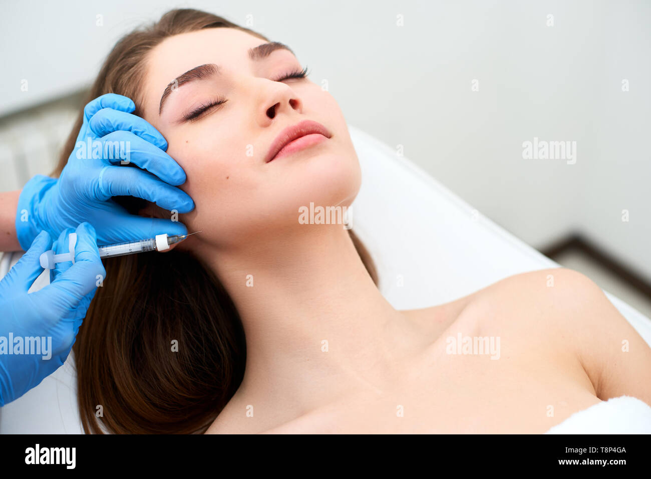 Contouring face hi-res stock photography and images - Alamy