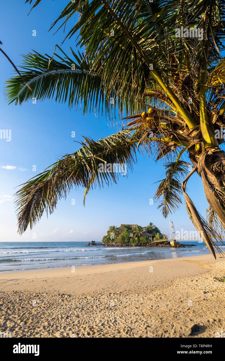 Sri Lanka, Southern province, Matara, Paravi Duwa temple on an Island ...