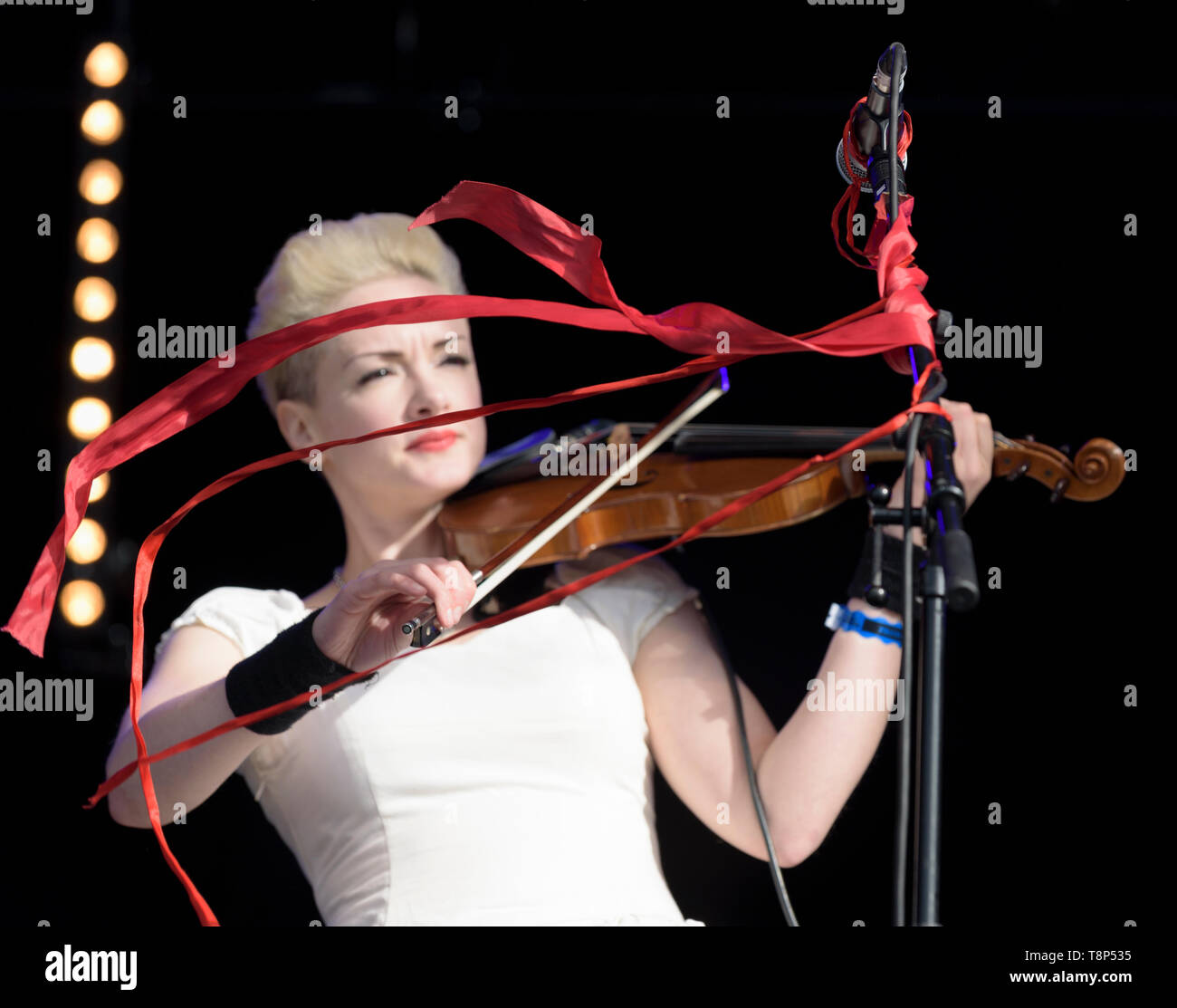 Erica nockalls violinist hi-res stock photography and images - Alamy