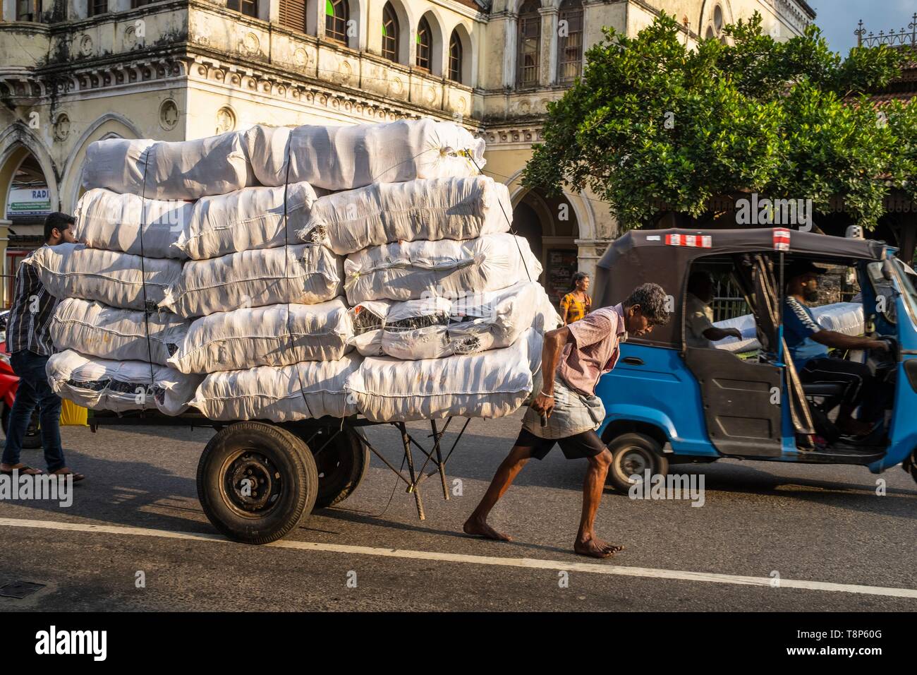 Colombo shopping street hi-res stock photography and images - Alamy