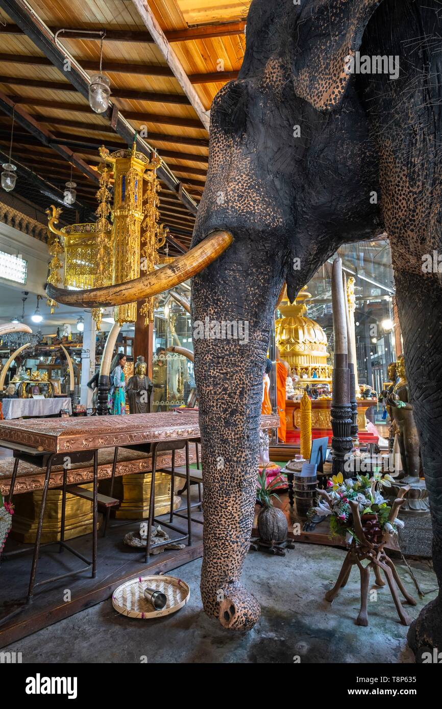 Sri Lanka, Colombo, Wekanda district, Gangaramaya Buddhist temple Stock ...