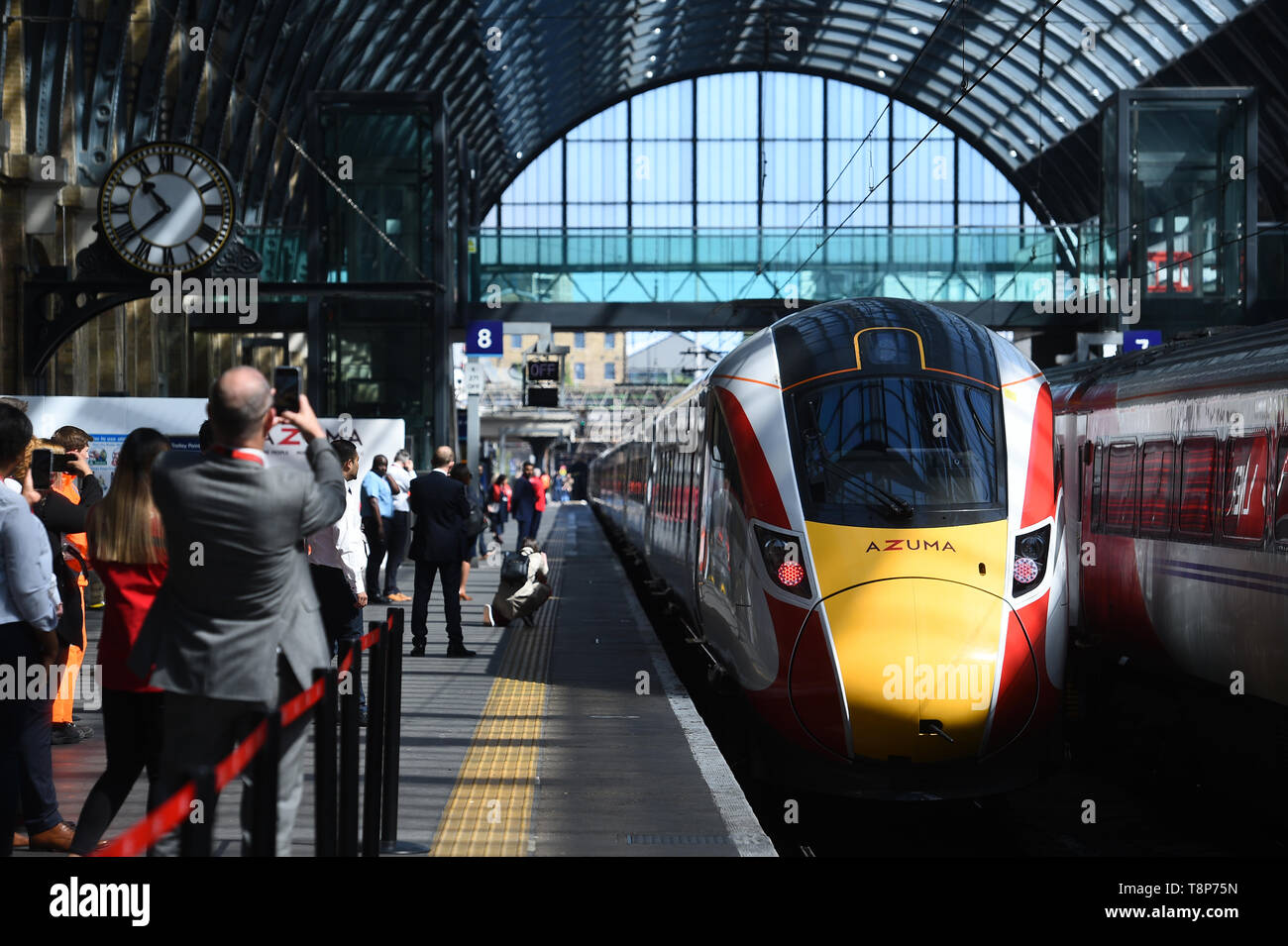 Kings cross station lner trains hi-res stock photography and images - Alamy