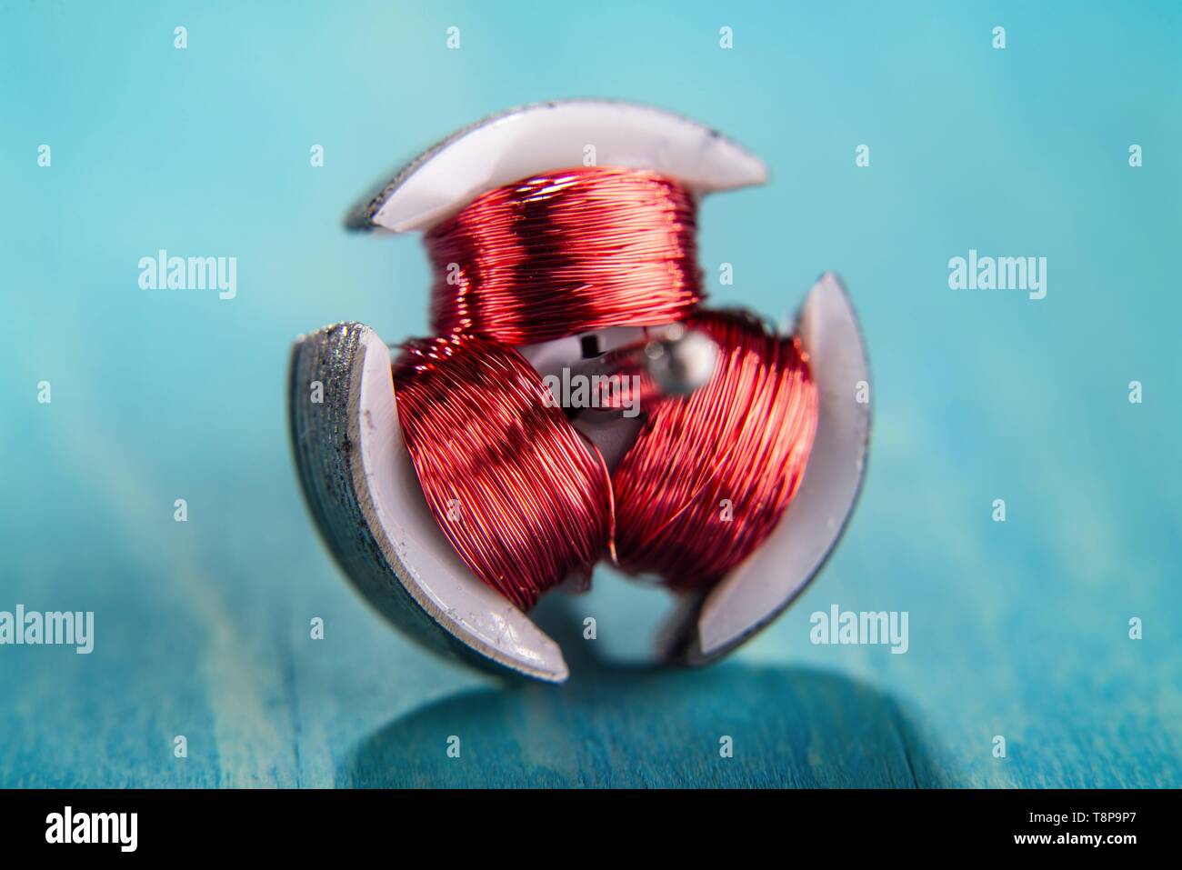 Wire wound hi-res stock photography and images - Alamy