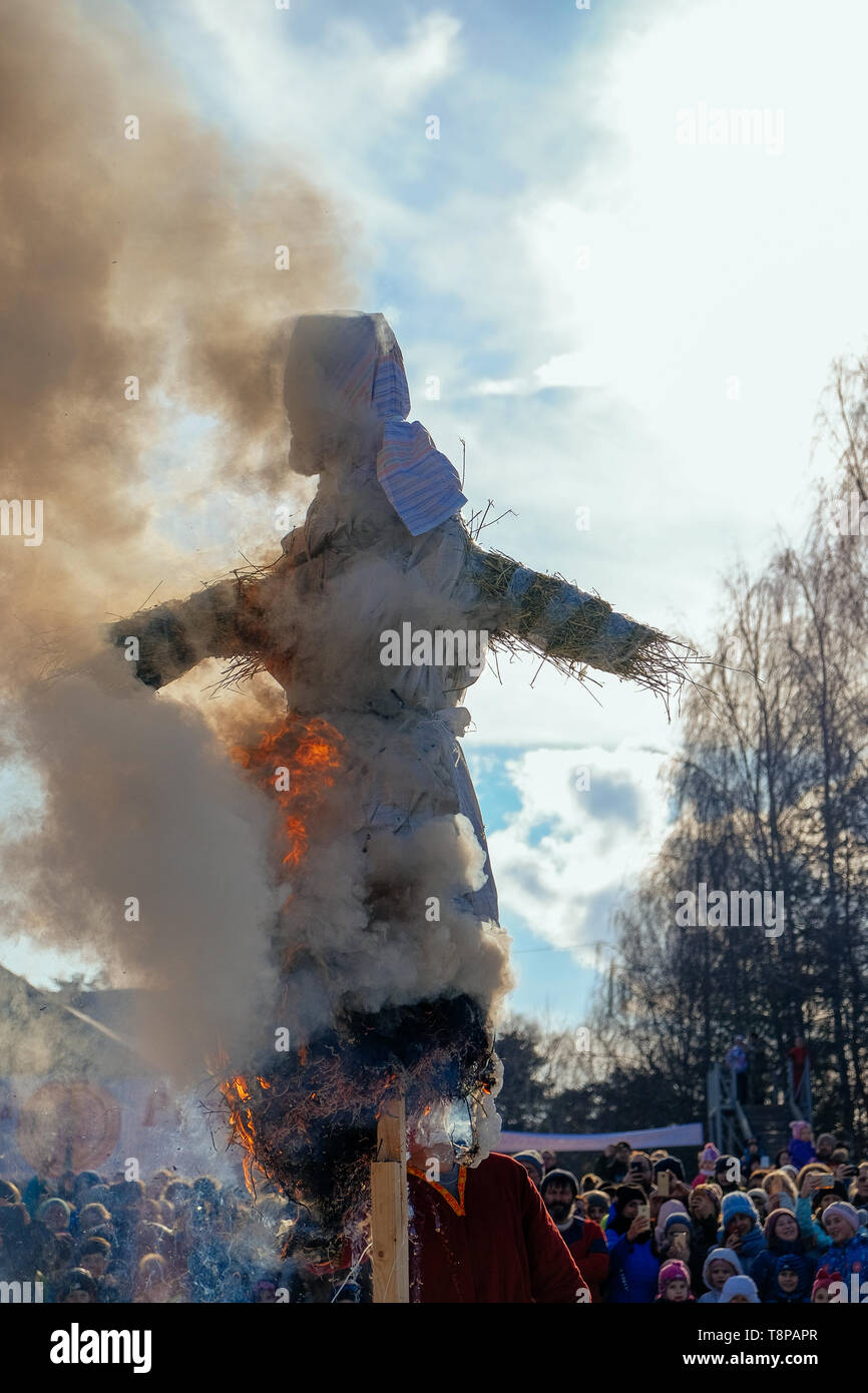 Burning effigy hi-res stock photography and images - Alamy