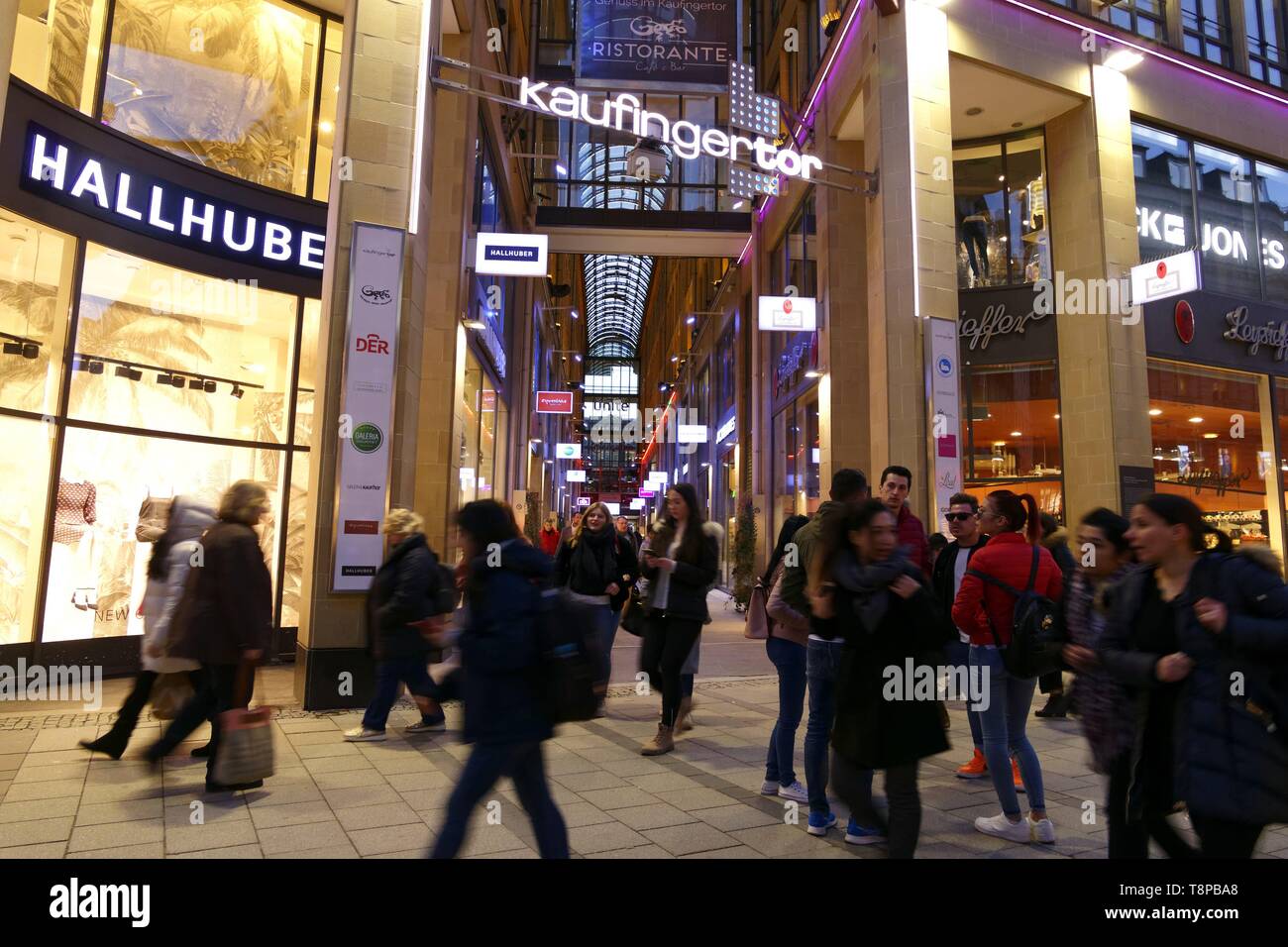 Kaufingertor, Neuhauser street, Munich, Upper Bavaria, Germany, Europe ...