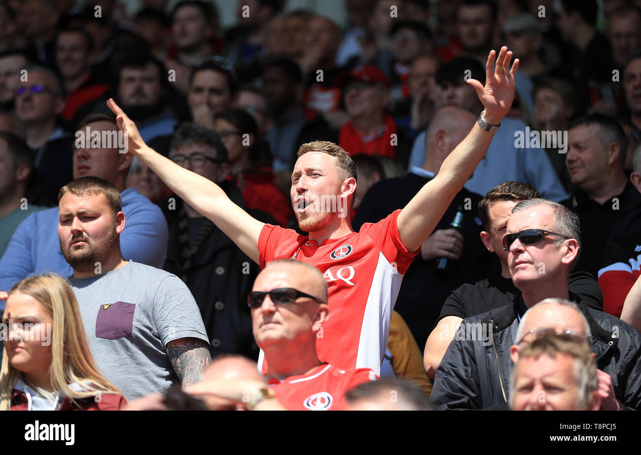 Charlton fans keepmoat stadium hi-res stock photography and images - Alamy