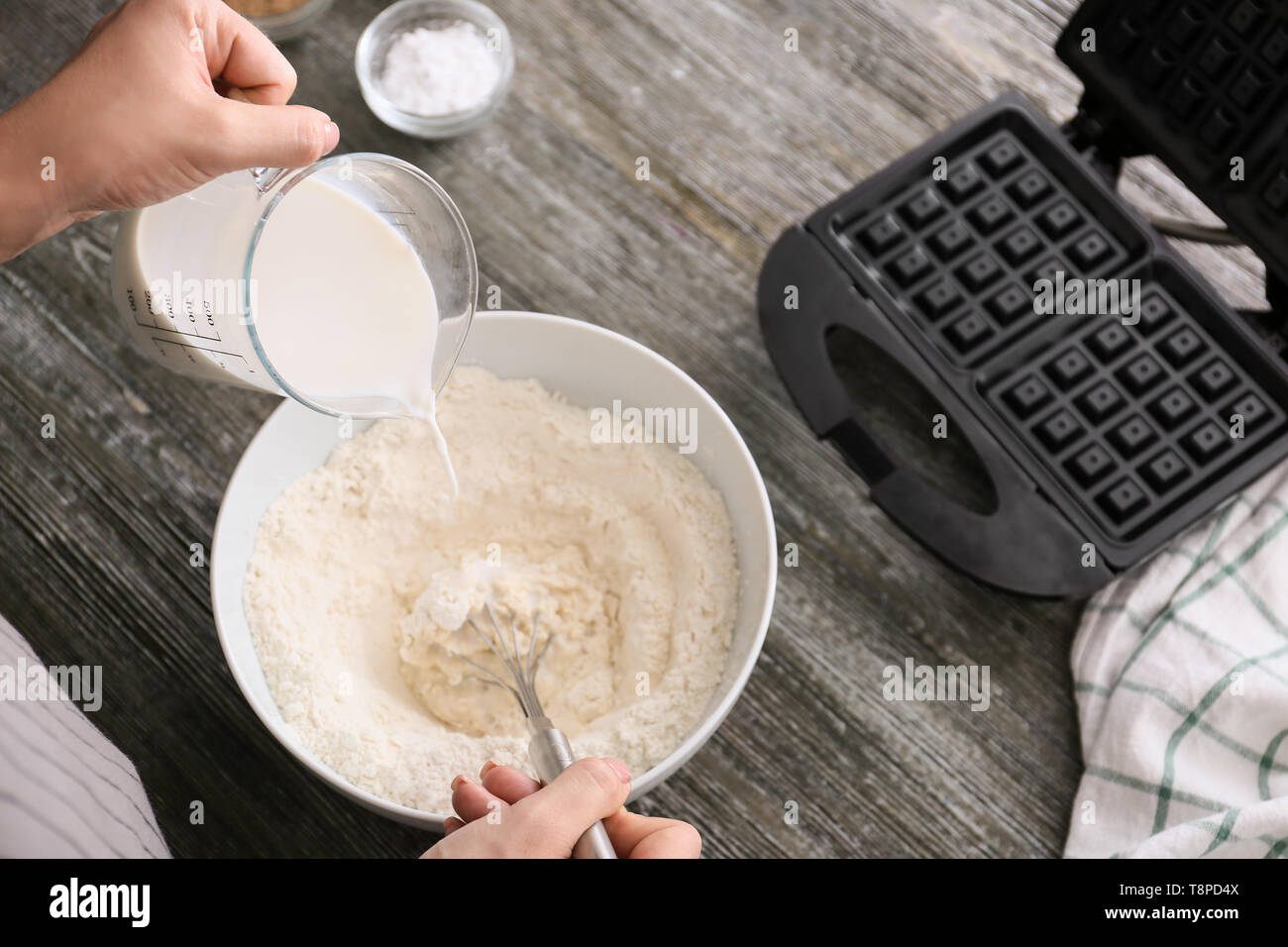 Wafer making machine hi-res stock photography and images - Alamy