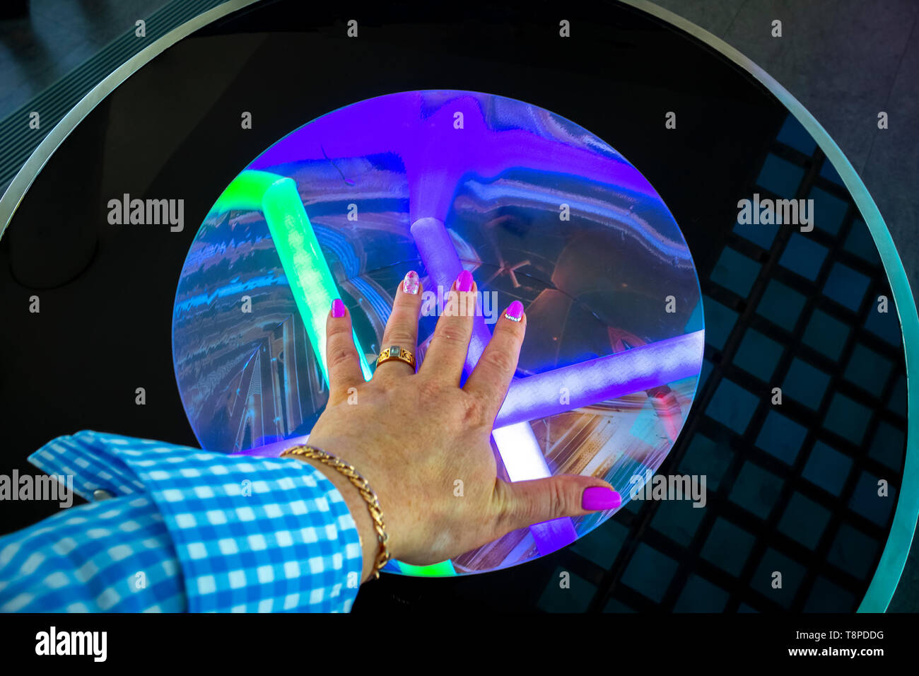 Smart board interactive display hi-res stock photography and images - Alamy