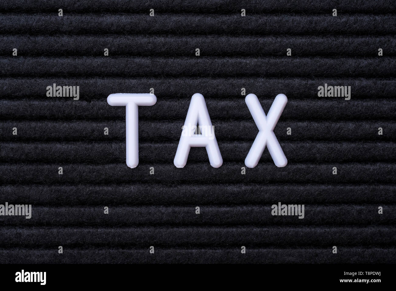 Tax return icon letter hi-res stock photography and images - Alamy