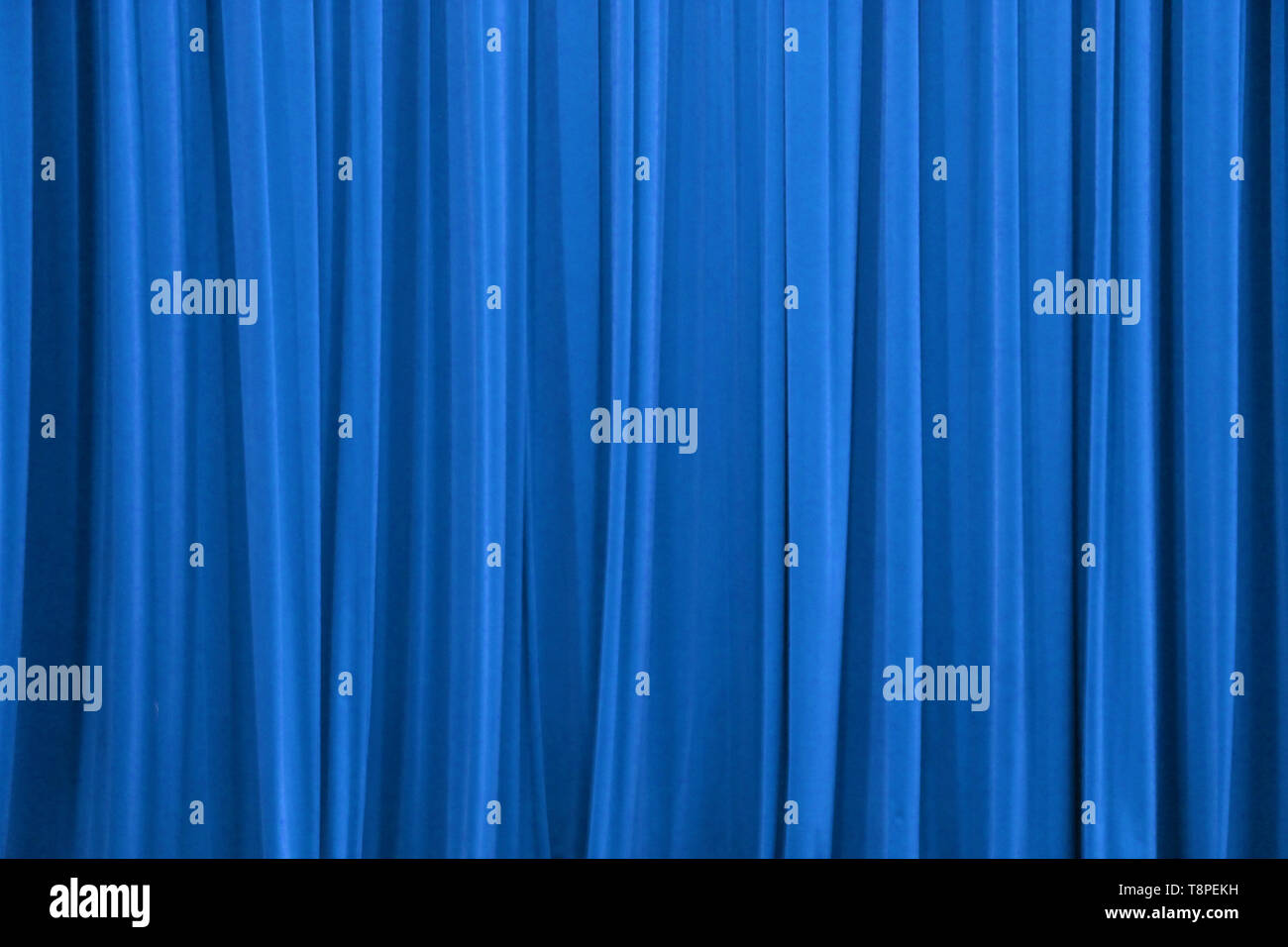 Blue stage curtains hi-res stock photography and images - Alamy
