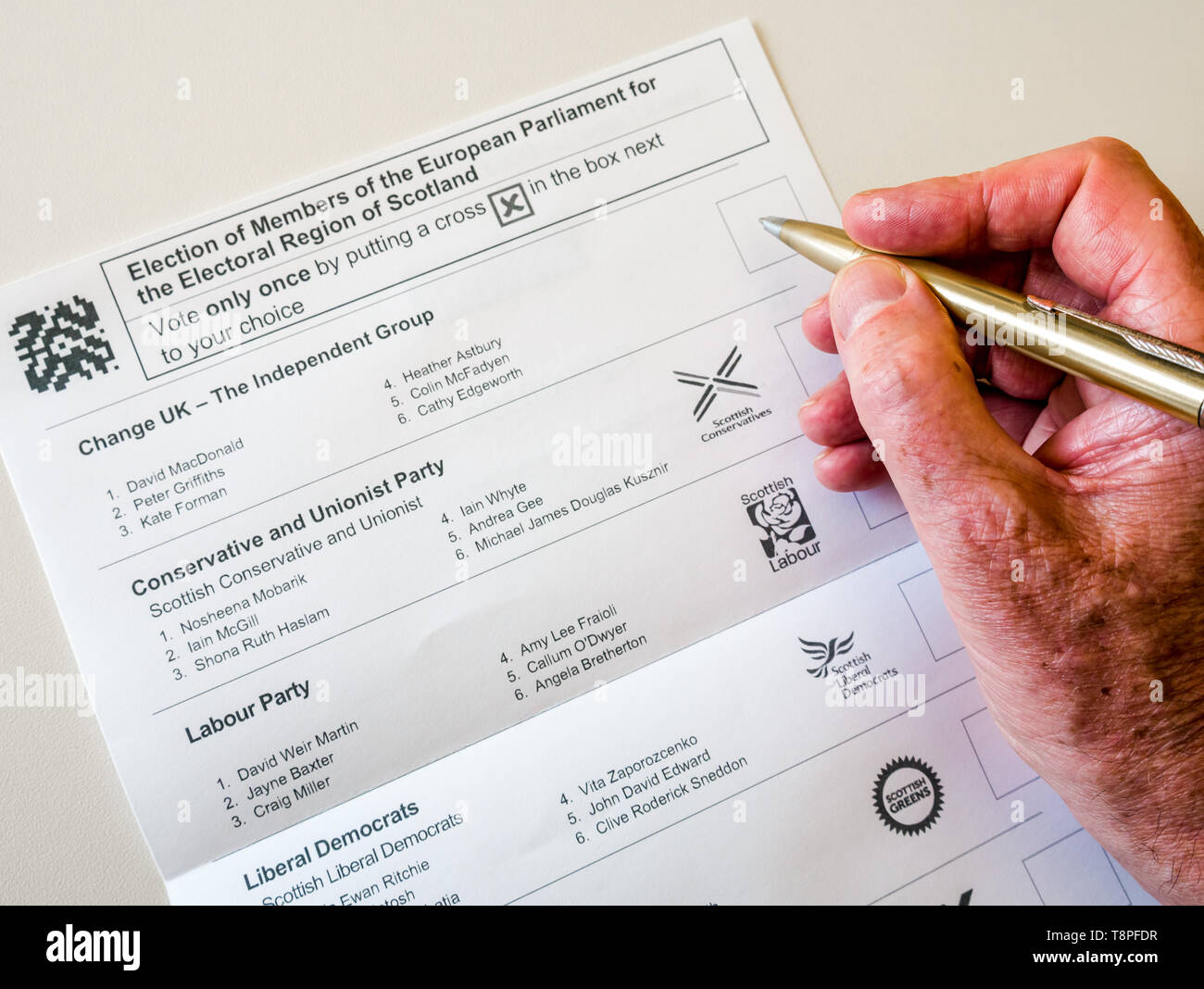 Ballot paper cross hi-res stock photography and images - Alamy