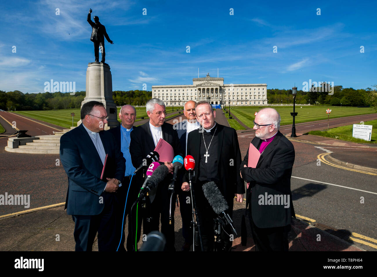Rev brian anderson second from left hi-res stock photography and images ...