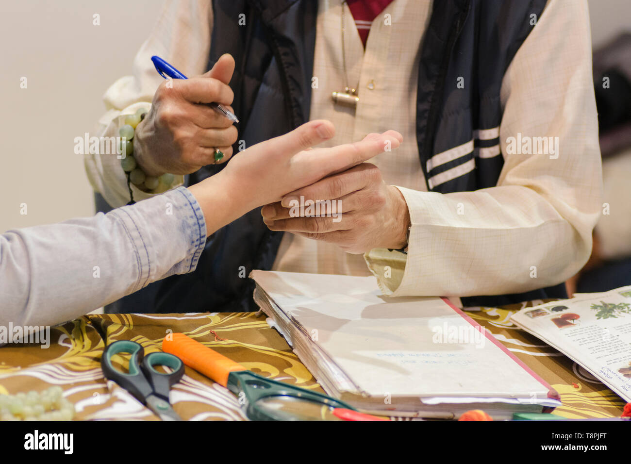 Palmistry hi-res stock photography and images - Alamy