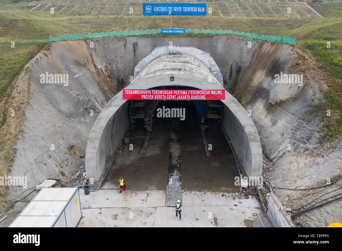 Yu long tunnel hi-res stock photography and images - Alamy
