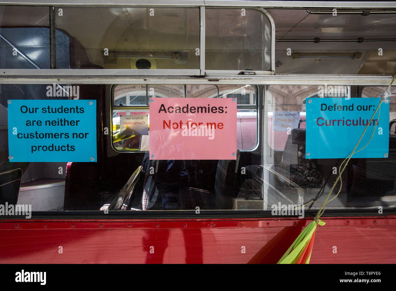 Neu picket line hi-res stock photography and images - Alamy