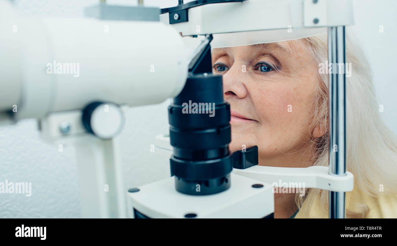 Optical test equipment hi-res stock photography and images - Alamy