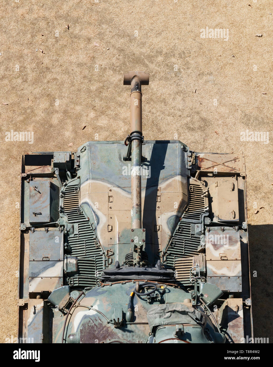 Armored vehicles track hi-res stock photography and images - Alamy