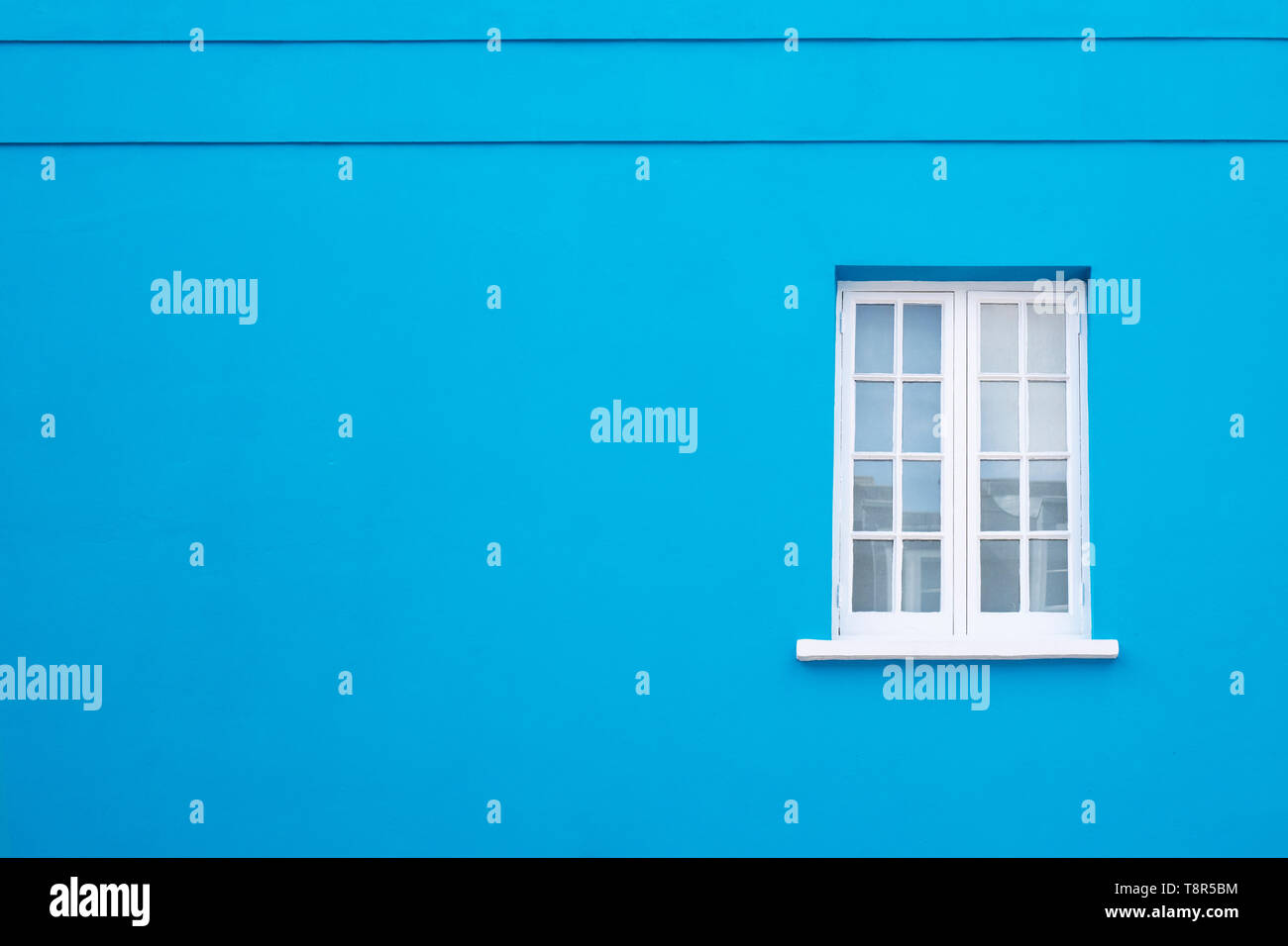 Blue painted house and window abstract. Godfrey street, Chelsea, London ...