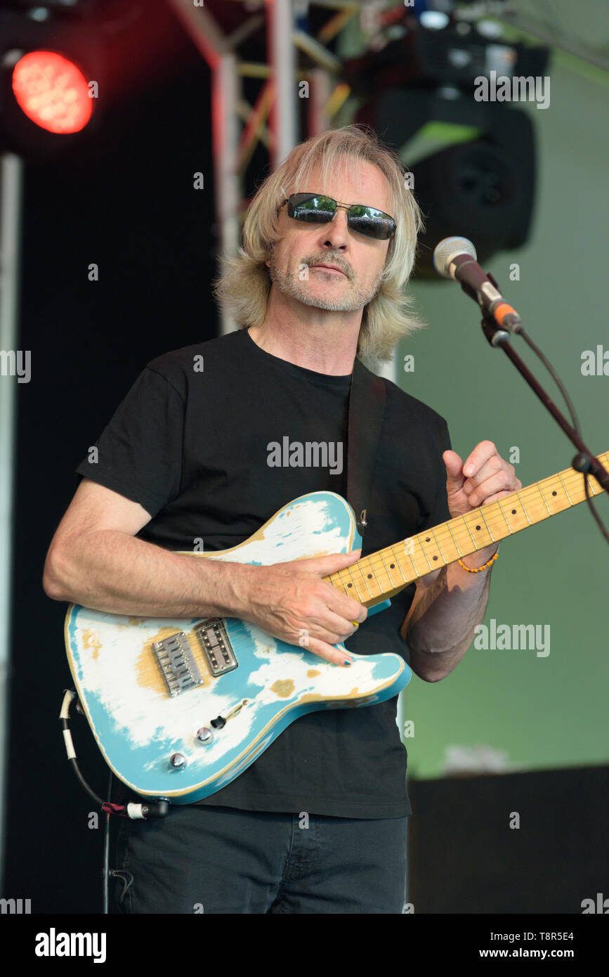 Zombies group hi-res stock photography and images - Alamy