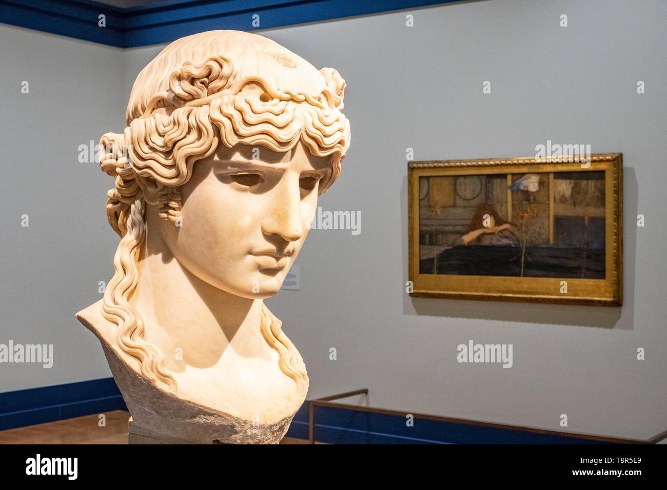 Enigma statue hi-res stock photography and images - Alamy