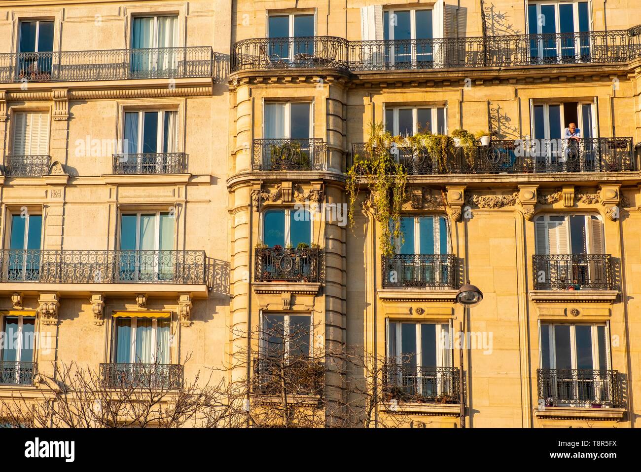 Haussmanian architecture hi-res stock photography and images - Alamy