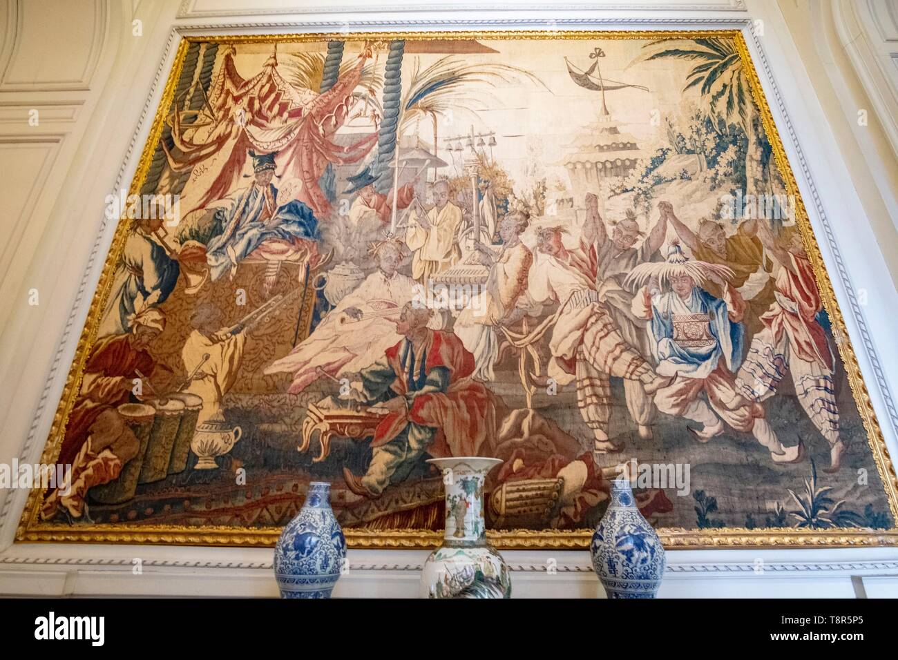 Modern vestibule building hi-res stock photography and images - Alamy