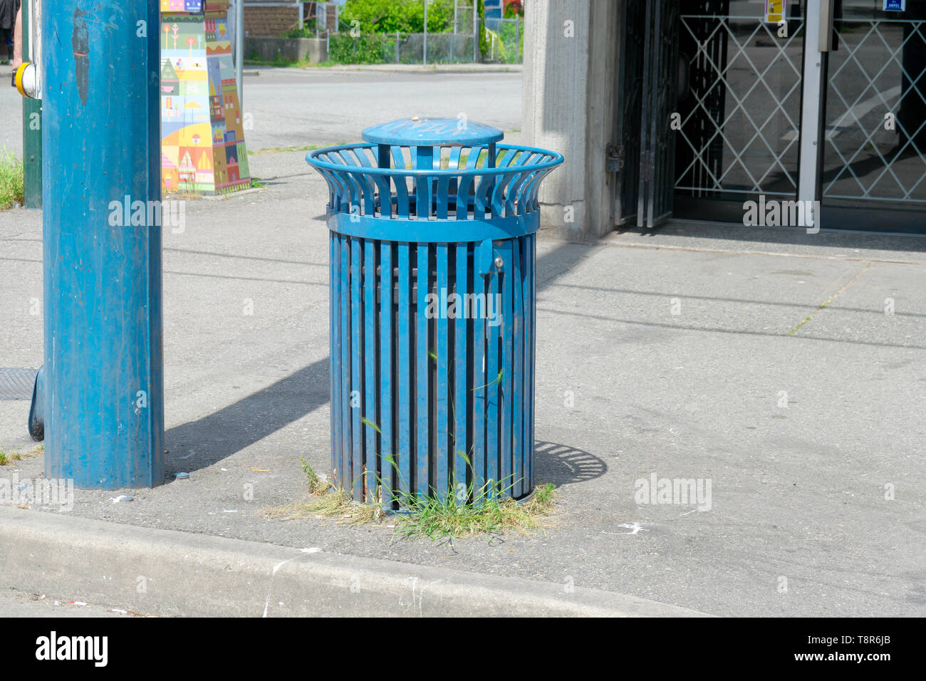 Push pole hi-res stock photography and images - Alamy