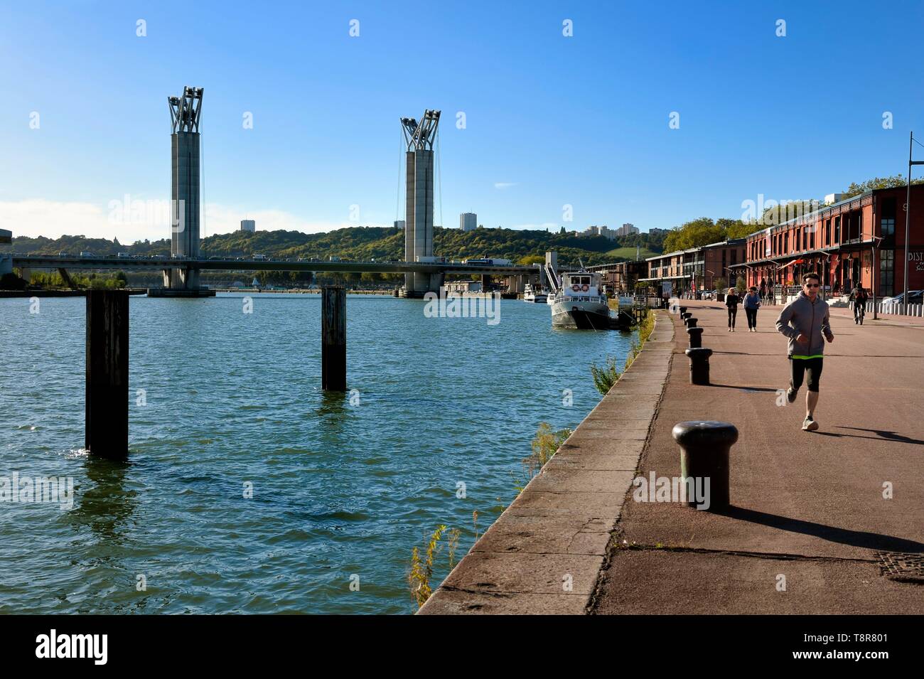Embankments hi-res stock photography and images - Alamy