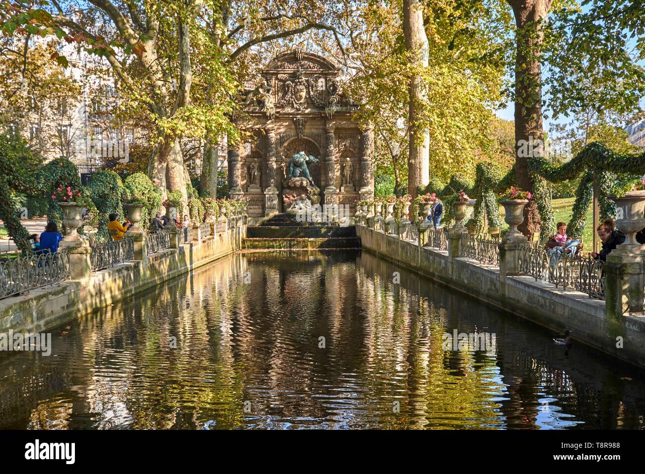 France, Paris, Luxembourg Garden, the Medici fountain Stock Photo - Alamy