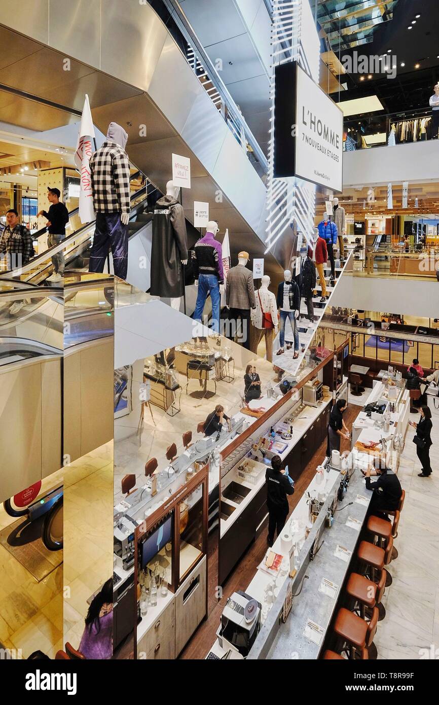 France, Paris, Boulevard Haussman, inside Le Printemps Haussmann ...