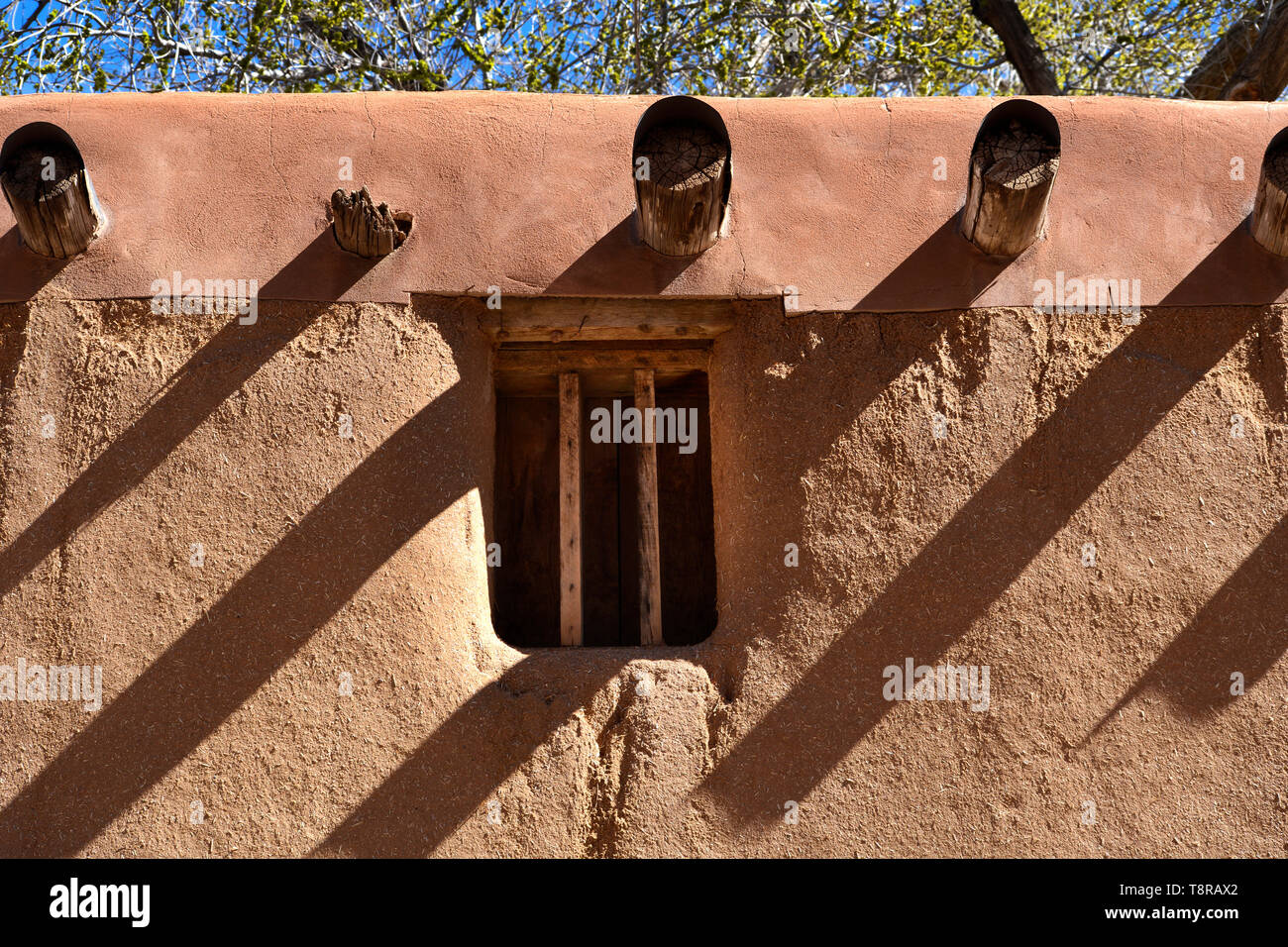 Architecture vigas beams usa hi-res stock photography and images - Alamy